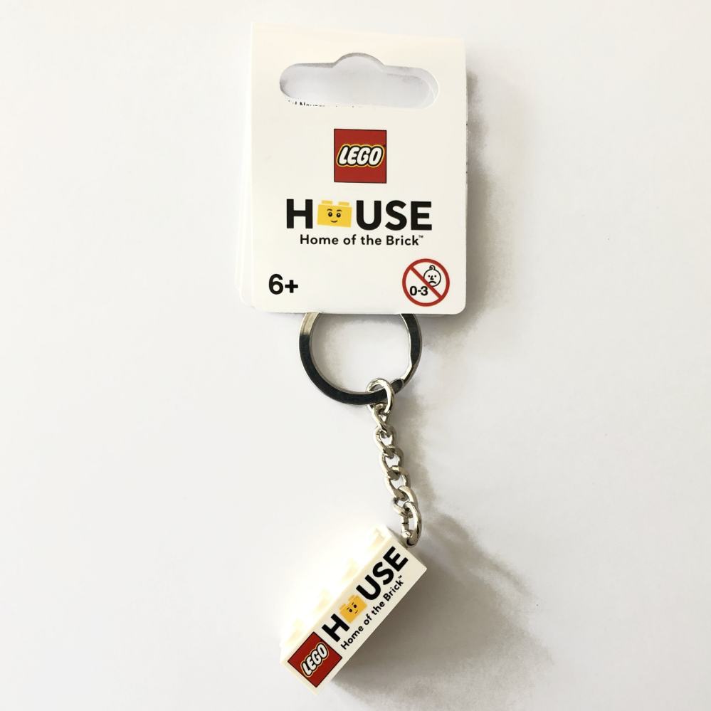 Lego 853712 The LEGO House 2x4 brick Keychain – Display Frames for Lego ...