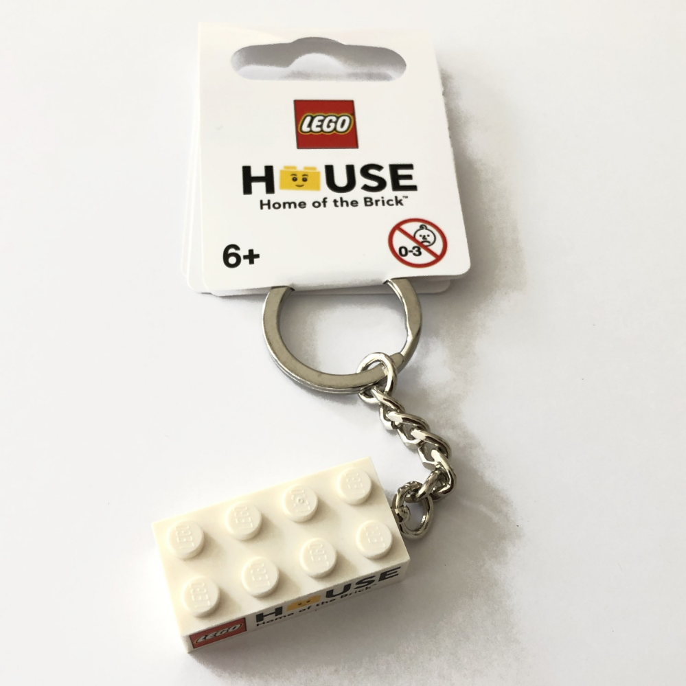 Lego 853712 The LEGO House 2x4 brick Keychain – Display Frames for Lego ...